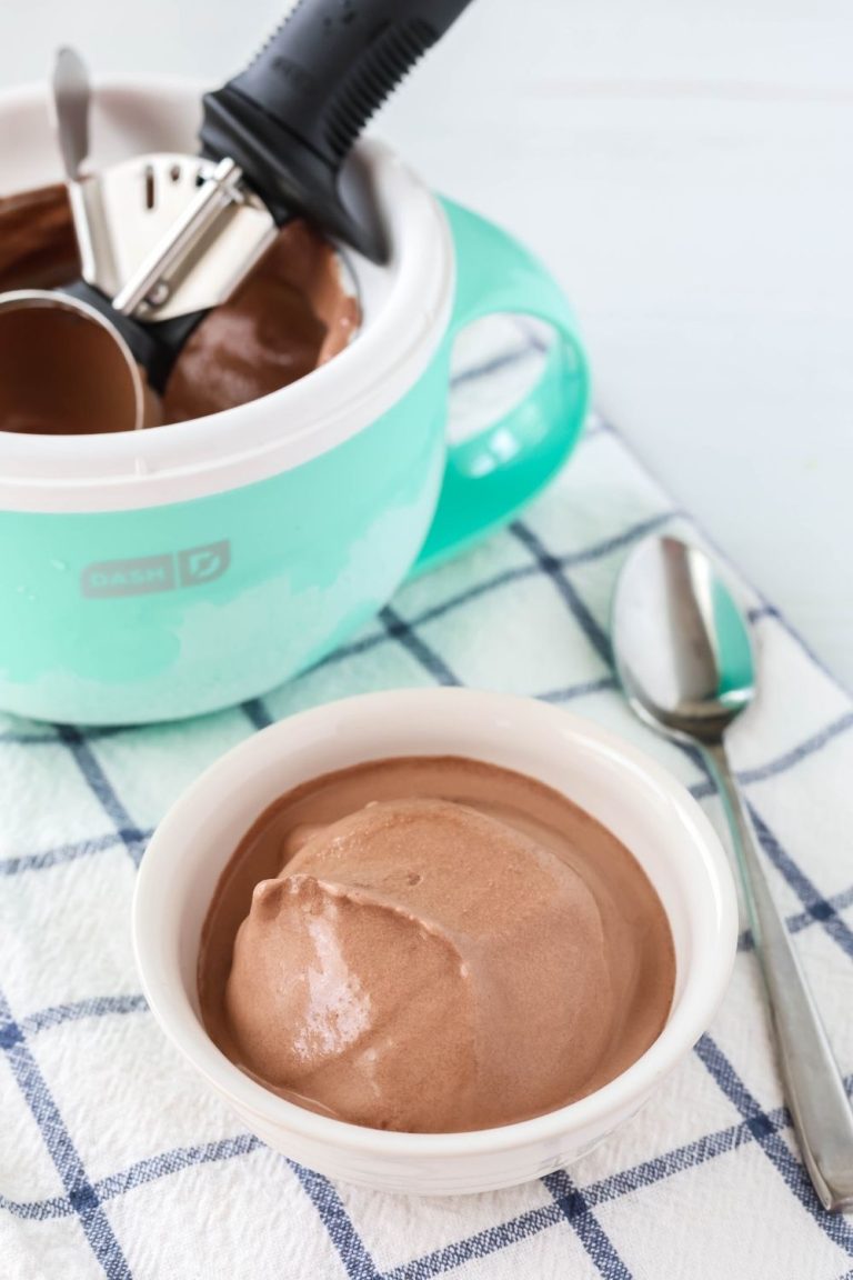 Dash My Mug Chocolate Ice Cream - I Dream of Ice Cream