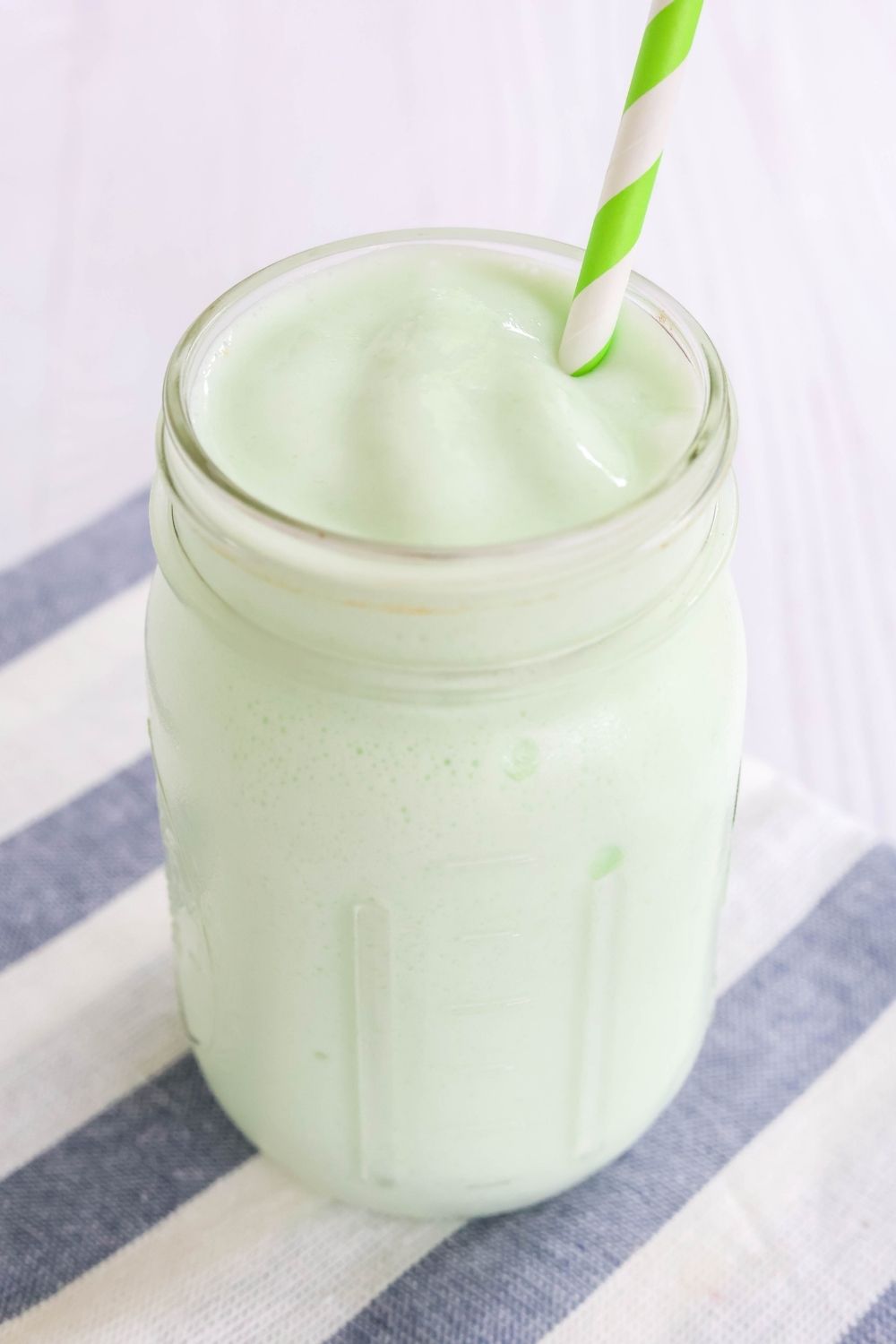 Ninja Slushi Pistachio Milkshake - I Dream of Ice Cream